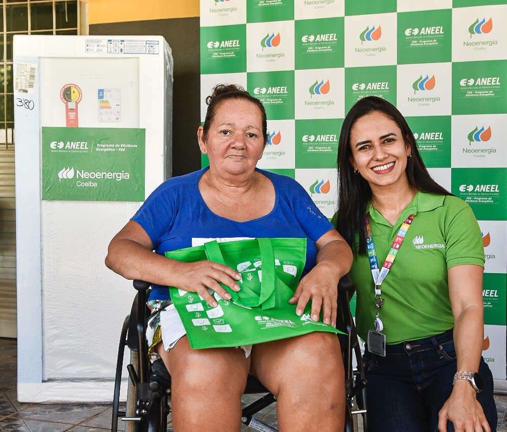 Neoenergia Coelba amplia número de geladeiras doadas: 720 famílias ...